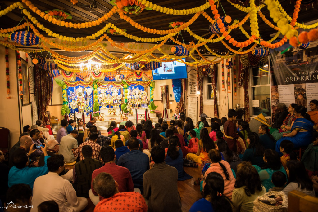 Ceremonia de fundacional para anunciar el gran nuevo templo ISKCON de ...