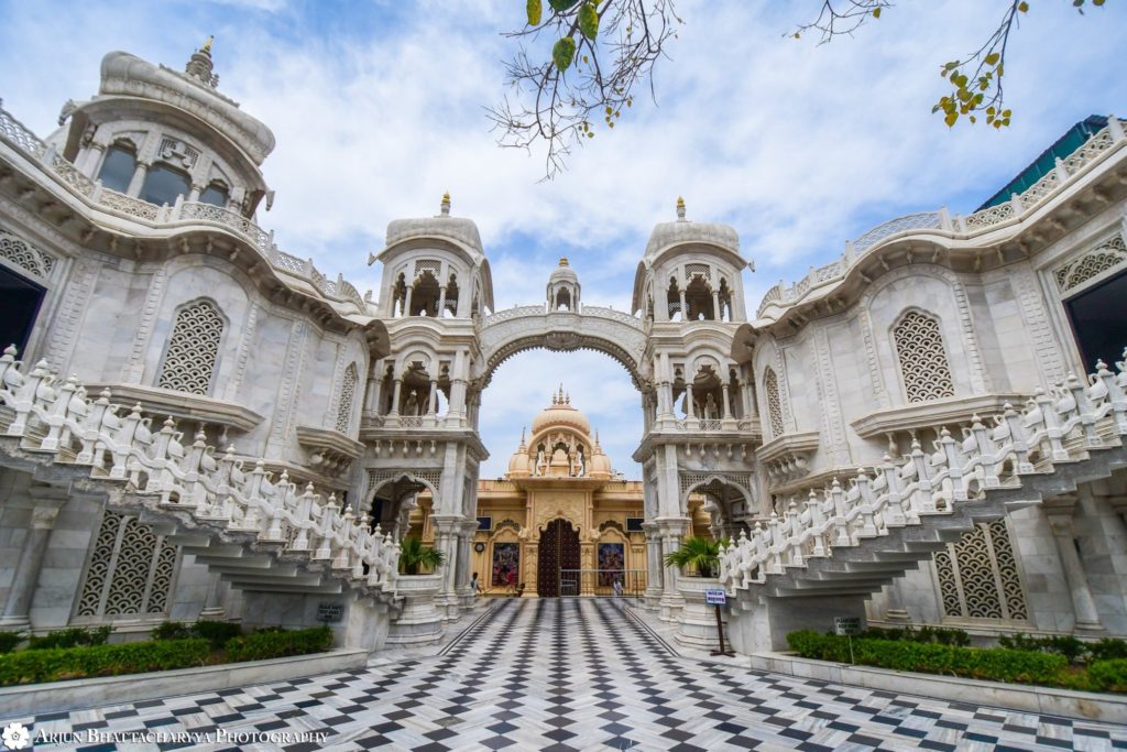 Fotógrafo comparte su experiencia de cuarentena en Krishna Balaram Mandir